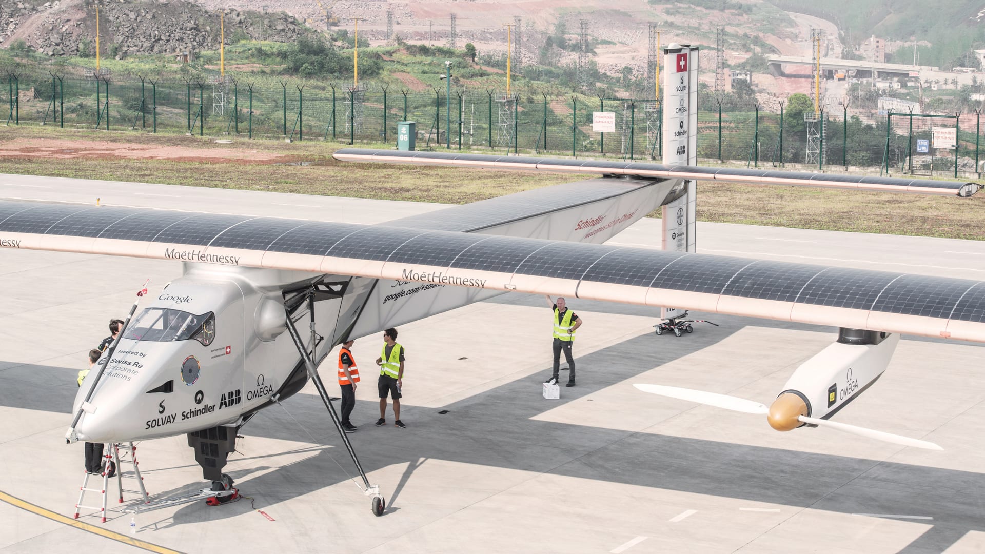This Famous Solar-Powered Plane Is About To Take A Five-Day Flight ...