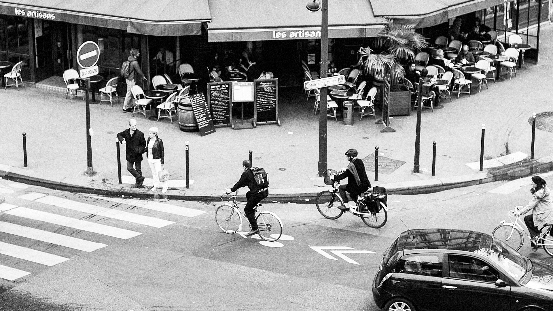 In Paris, It's Now Legal For Bikers To Run The Red Lights That They've ...