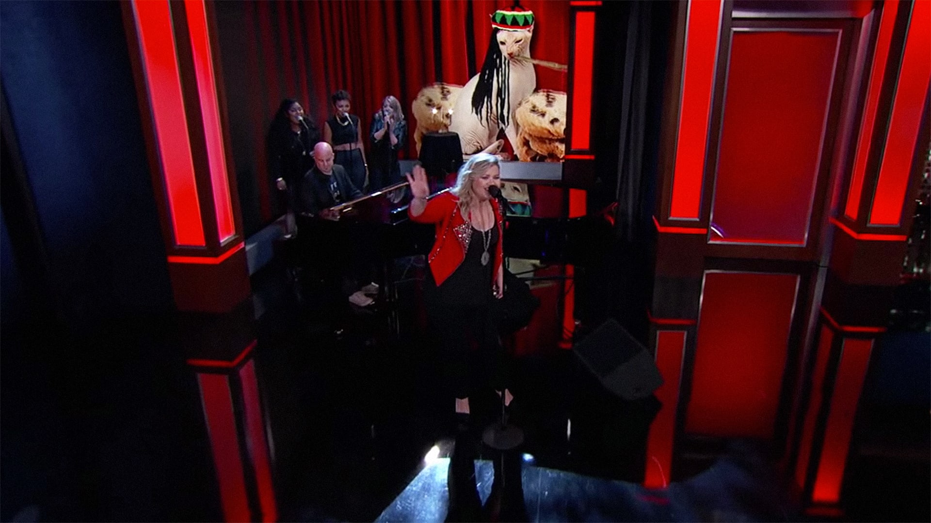 Watch Kelly Clarkson Turn Tinder Profiles Into Torch Songs - Fast Company