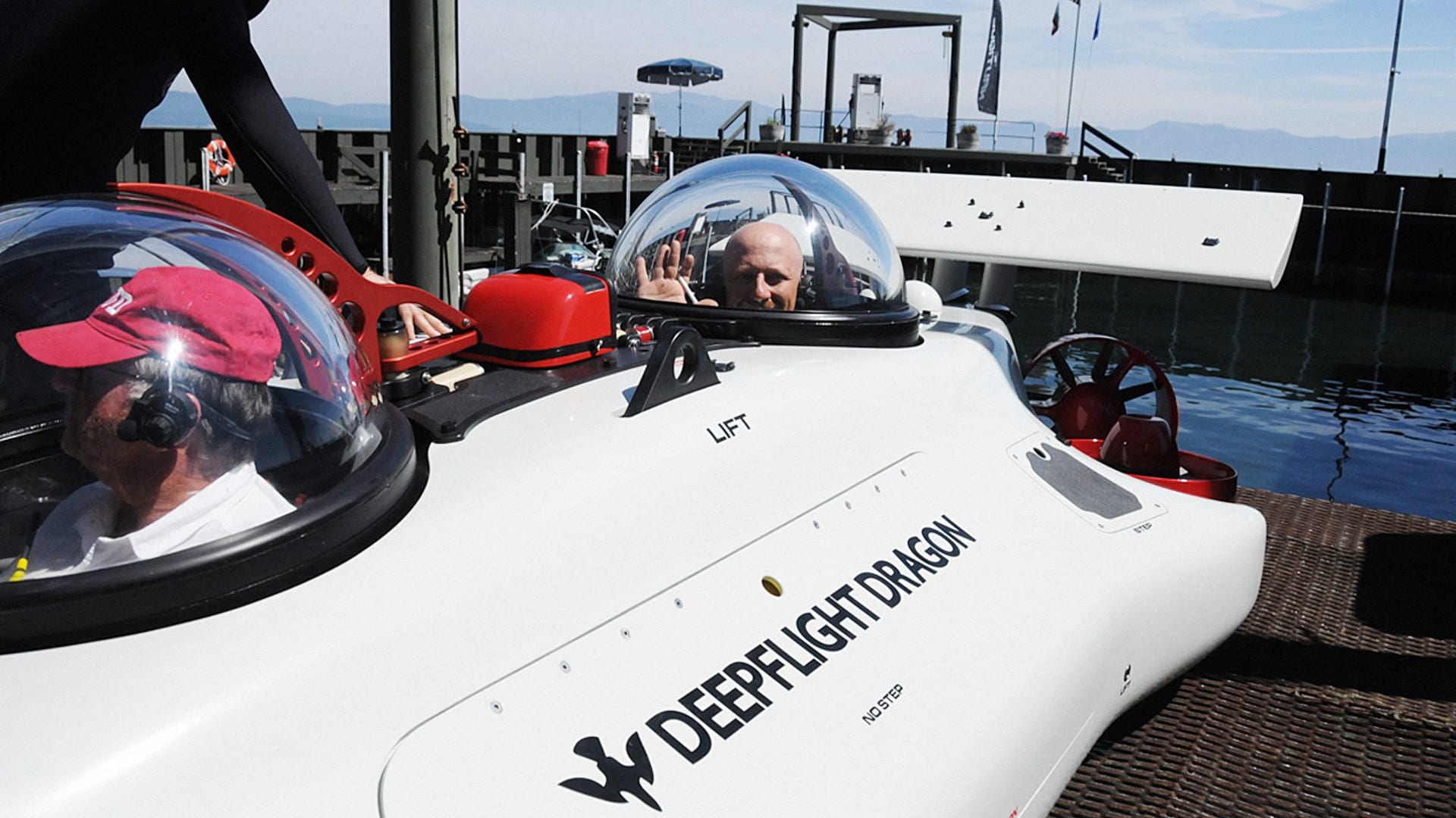 DeepFlight's Dragon Submarine: Hovering In The Twilight Zone - Fast Company