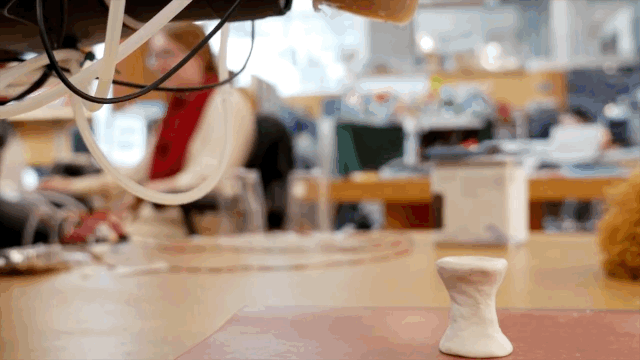This Robot Hand Can Pick Up Any Delicate Object Without Crushing It ...