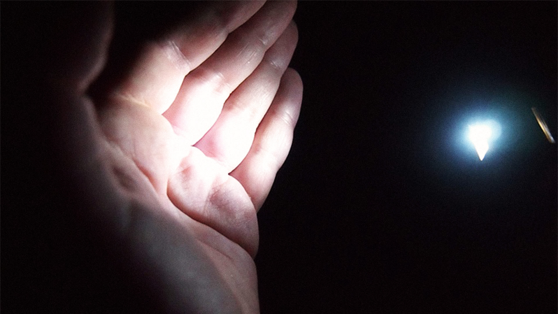 This Tiny Flashlight Is Powered By Heat From Your Hand - Fast Company