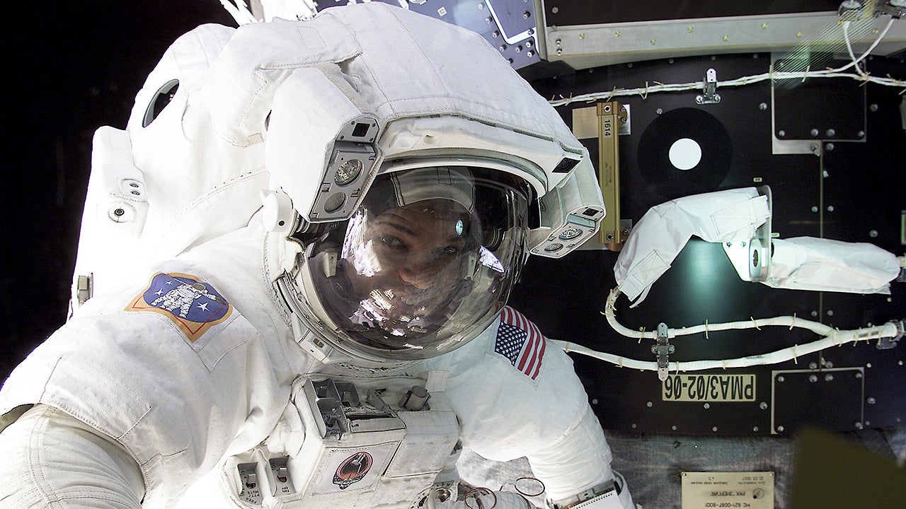"Secret Space Escapes" Reveals The True Dangers Of Spaceflight - Fast ...