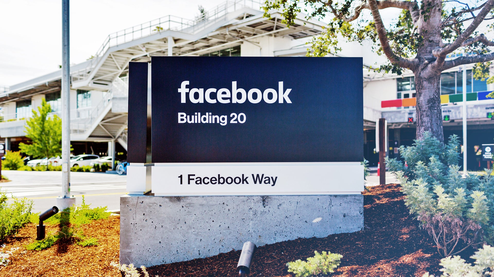 How Facebook Keeps Scaling Its Culture - Fast Company