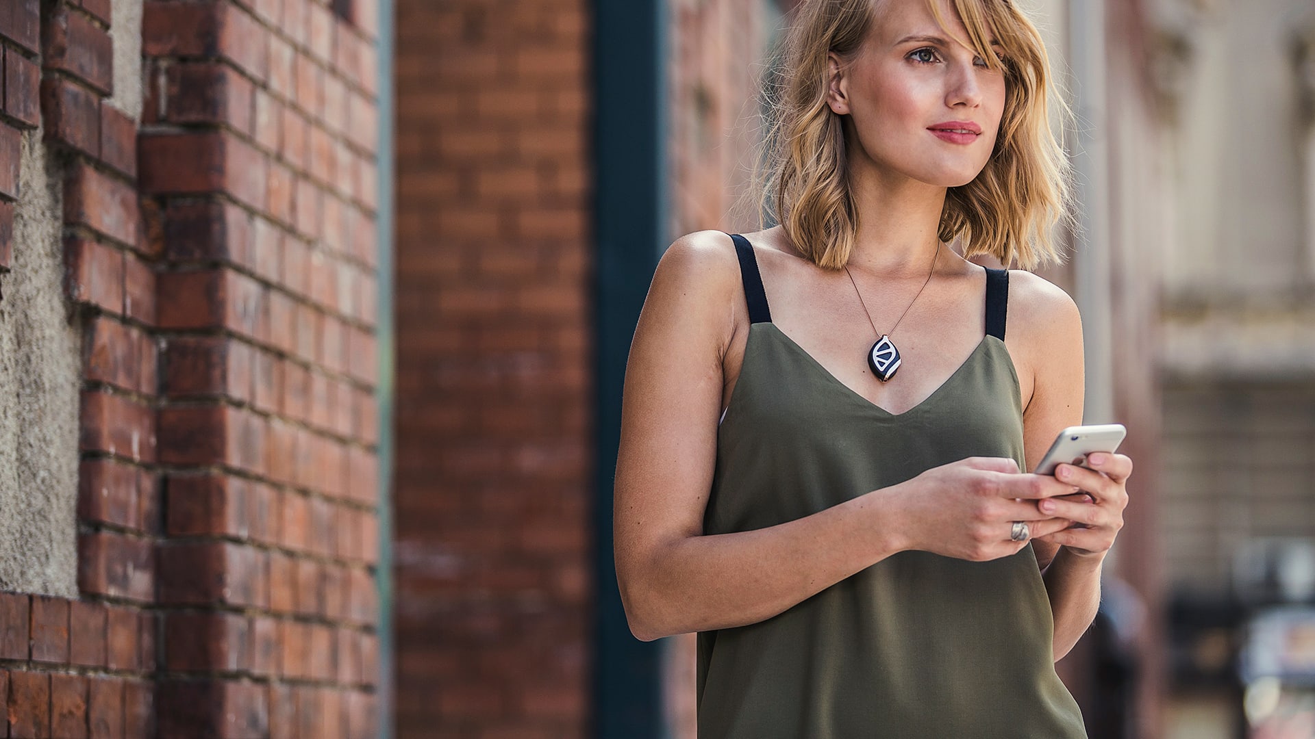 This Beautiful Bio-Tracker Promises To Help Women Manage Stress - Fast ...