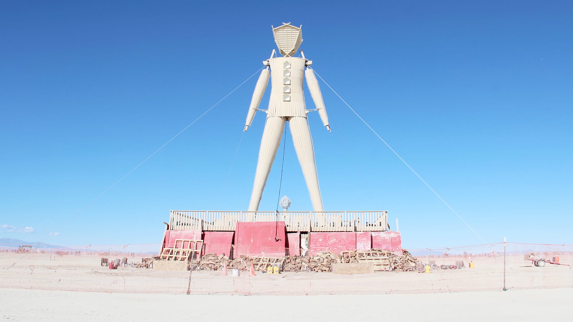 “We Burn The Man!” The Art And Science Behind Burning Man’s Big Burn ...