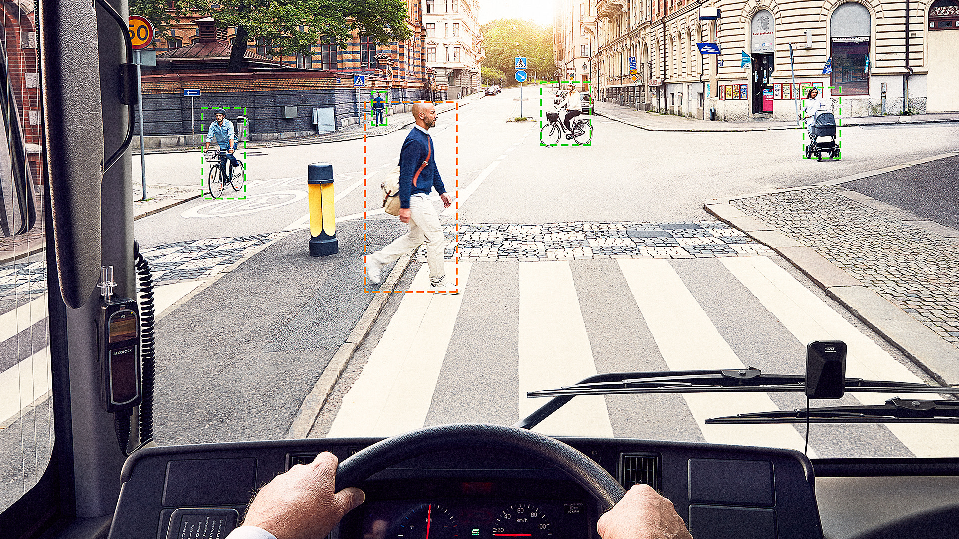 Volvo's Silent Electric Bus Will Now Detect Pedestrians And Honk At ...