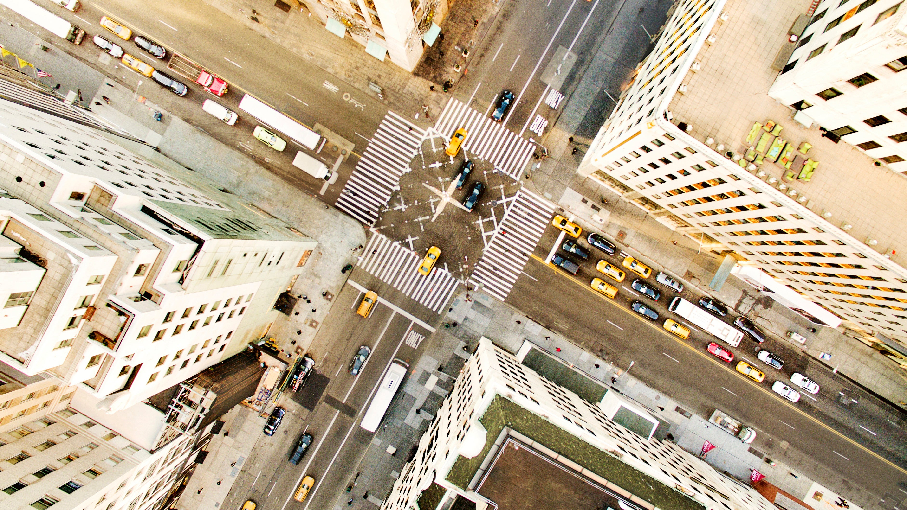 Afraid Of Heights? This VR Simulator Takes You Right To The Edge - Fast ...