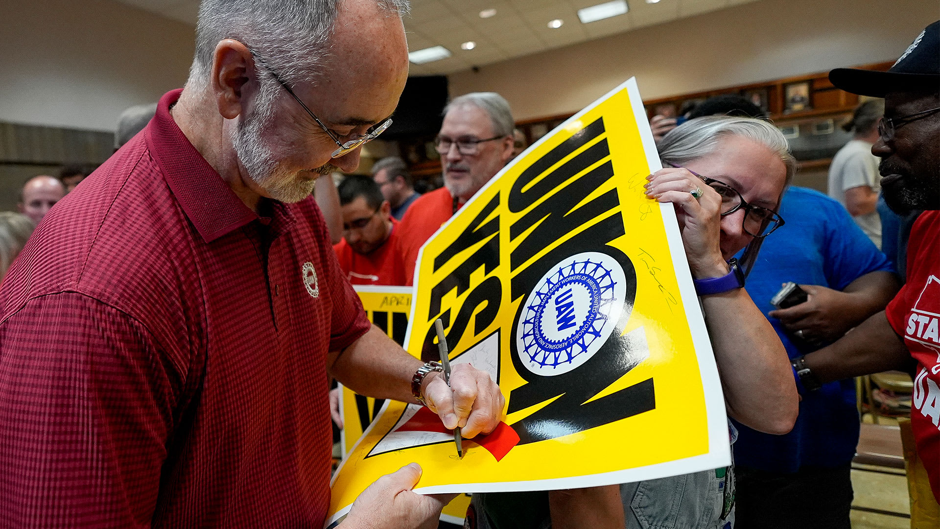 UAW victory at Tennessee VW factory a possible bellwether for other ...