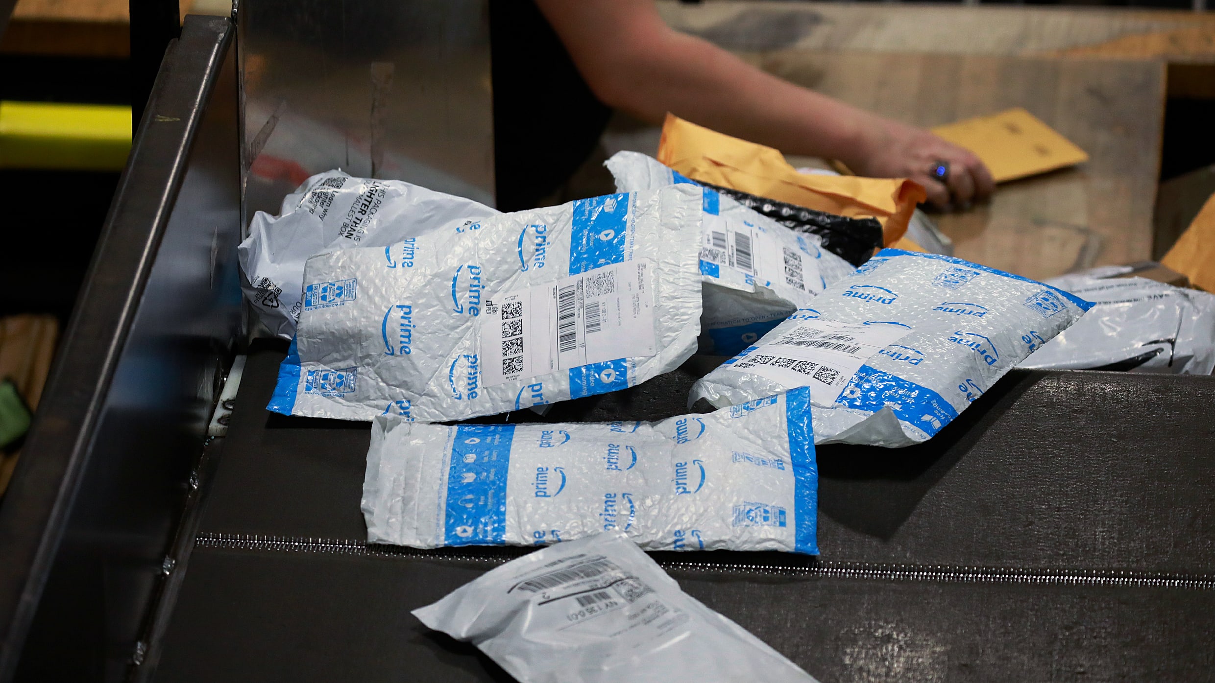 Amazon's plastic use is up in the U.S—down everywhere else - Fast Company