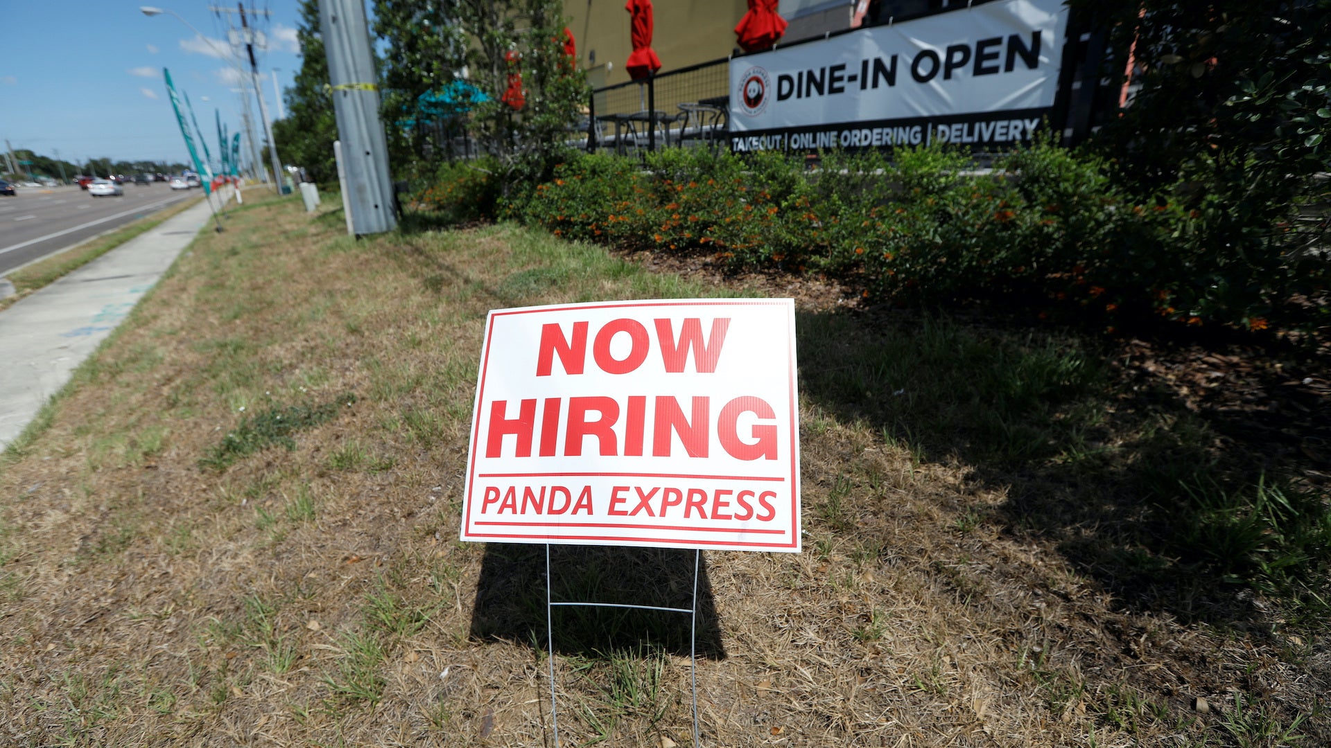 Small businesses scale back hiring: What it means for the economy ...