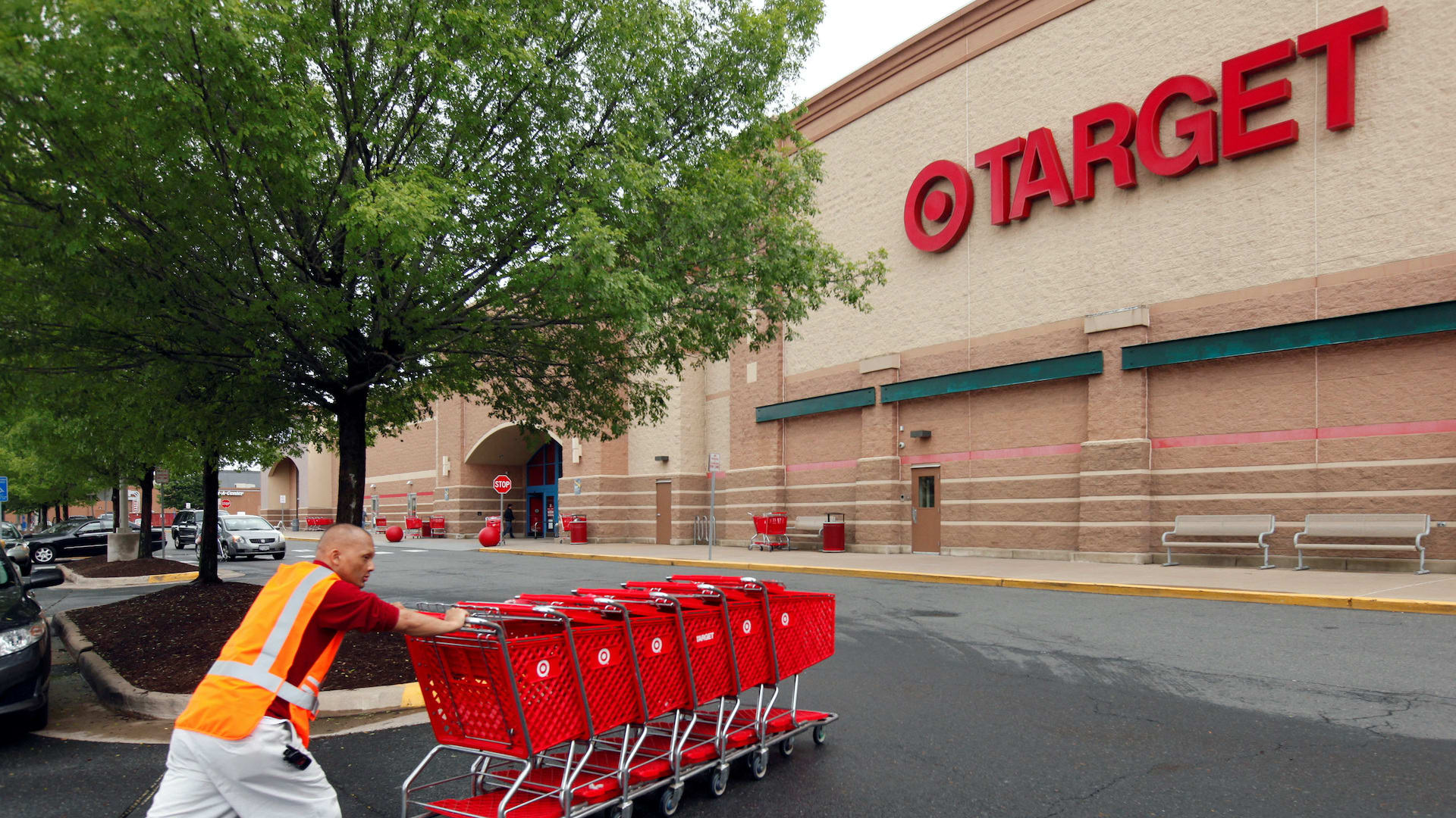 Target plans to bounce back with private-label brands, price cuts ...