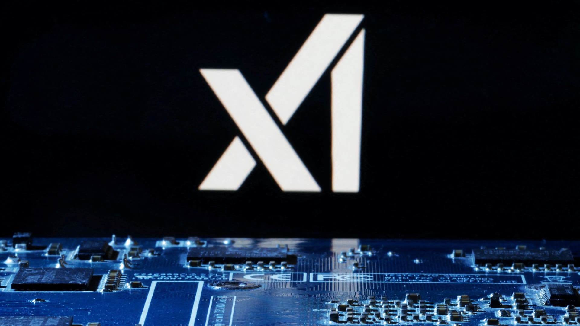 Musk's xAI supercomputer will get server racks from Dell and Super ...