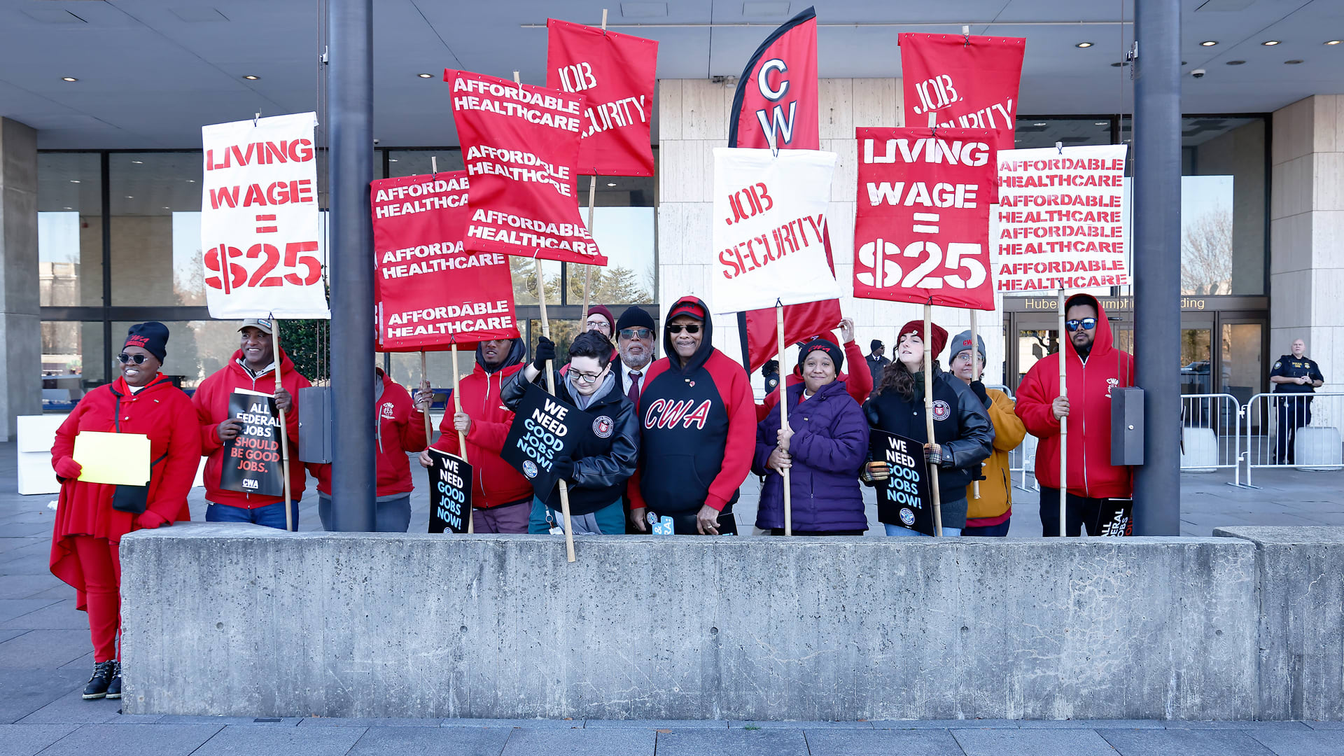 Maximus' call center's labor dispute might cost it a $7 billion HHS ...