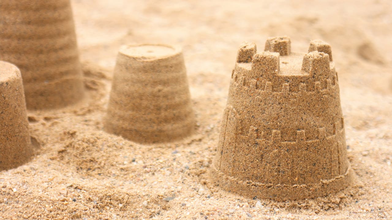 This Dutch "Sand Engine" Uses Nature's Destructive Power To Protect ...