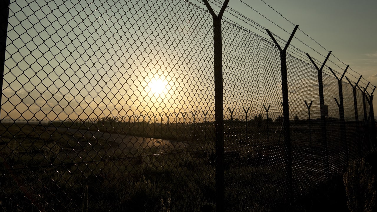 This Mexican Amusement Park Offers A Simulated Illegal Border Crossing ...