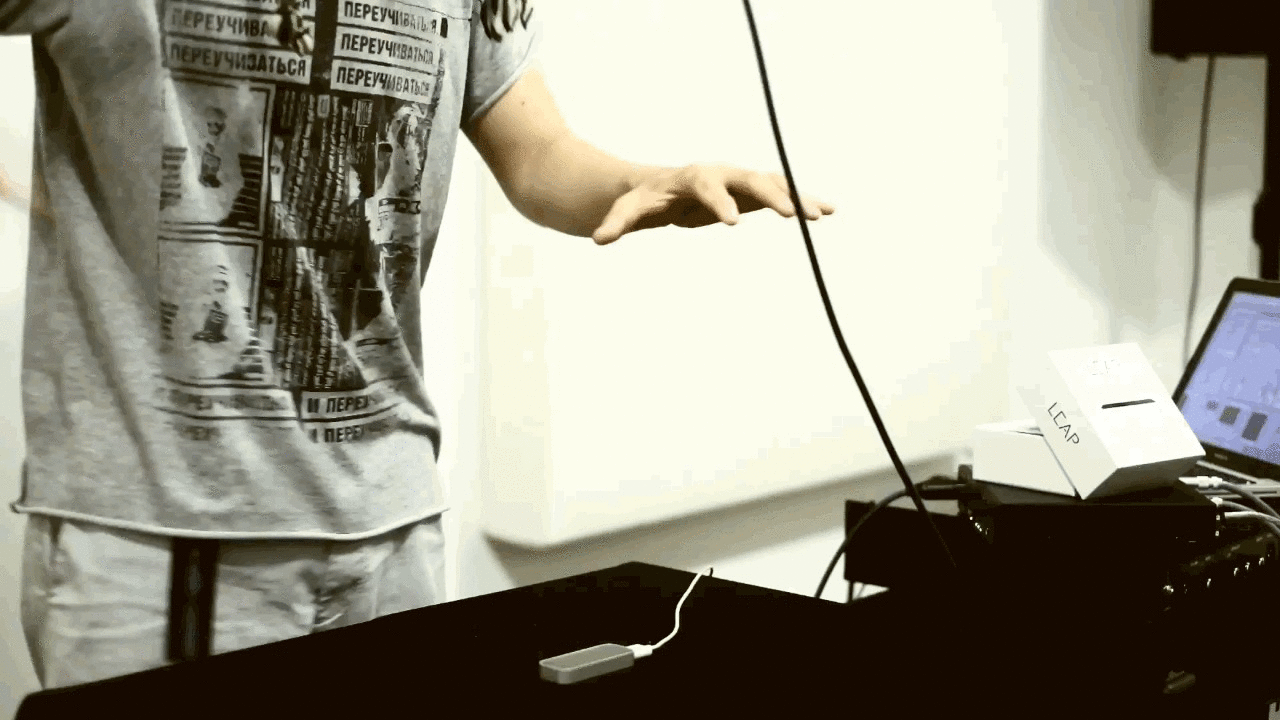 Watch A Beatboxer Go Nuts With A Leap Motion - Fast Company