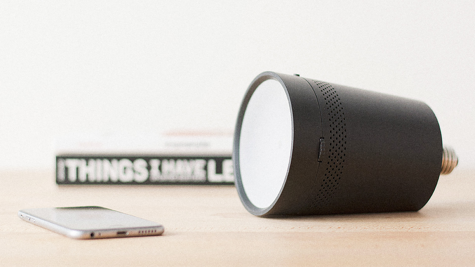 A Lightbulb-Shaped Projector Could Power The Smart Home Of The Future ...