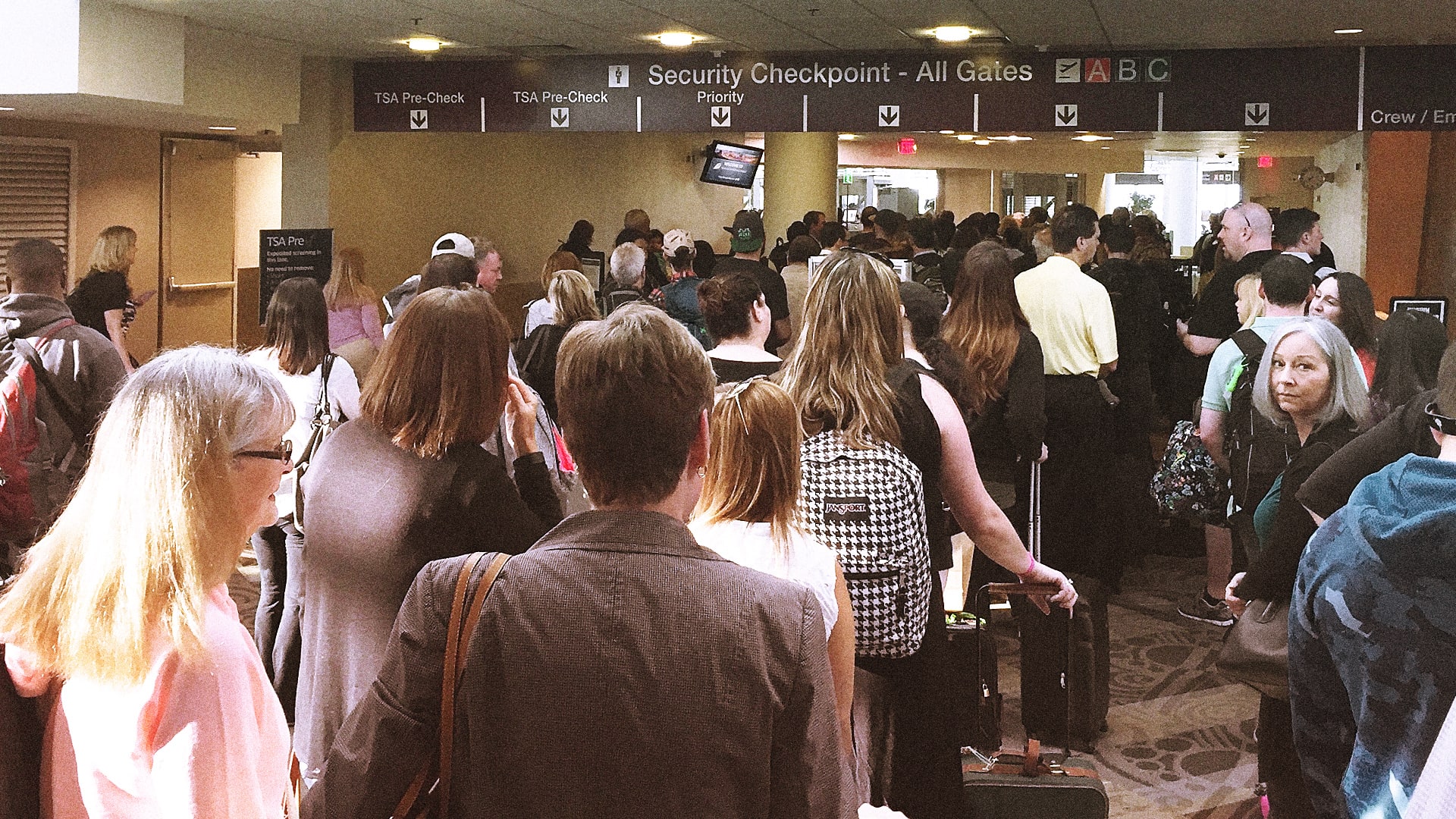 We Need These Delta Fast Lanes At Every Airport, Immediately - Fast Company