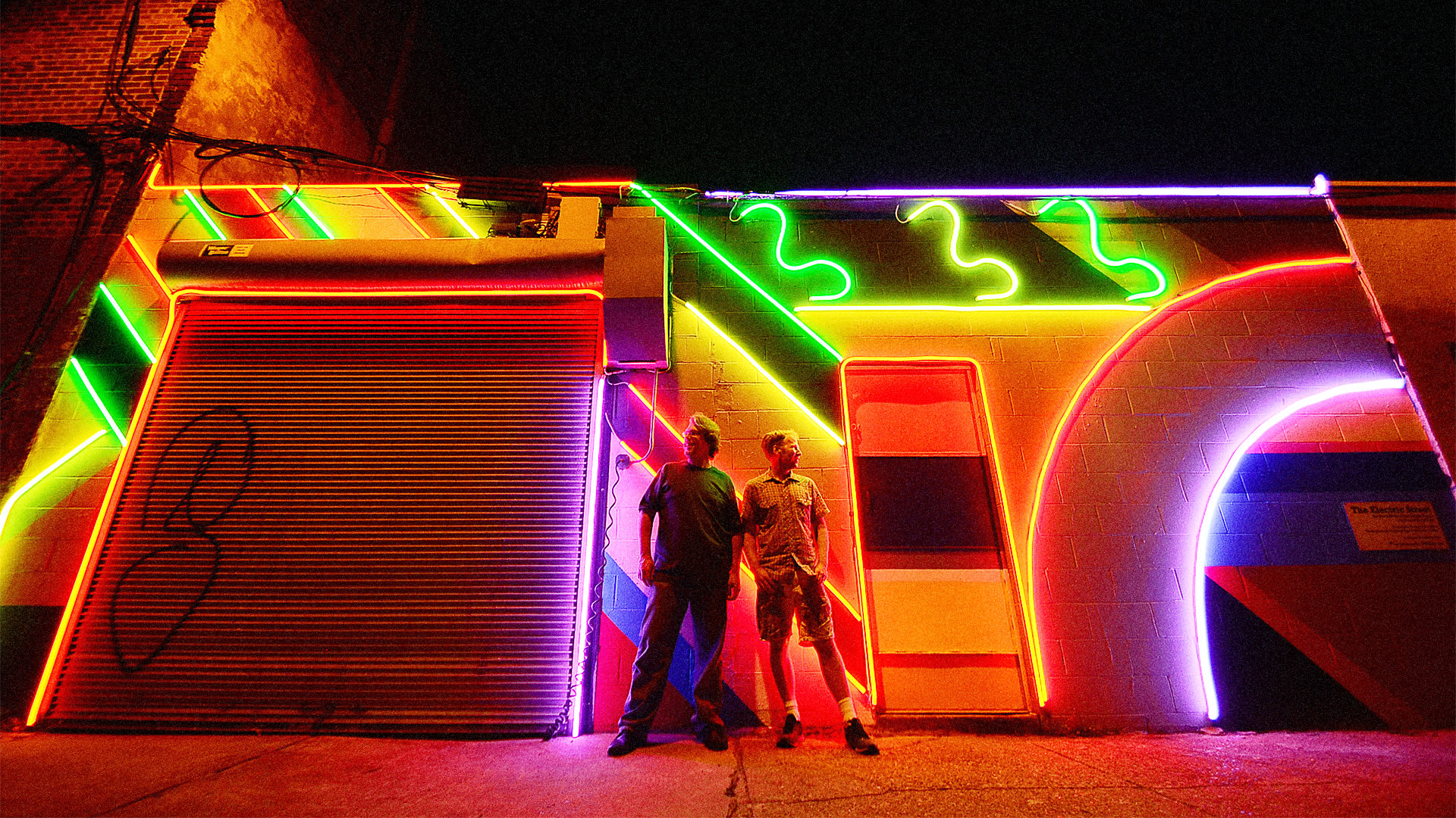 This Beautiful Glowing Mural Is Designed To Make An Alley Safer At ...