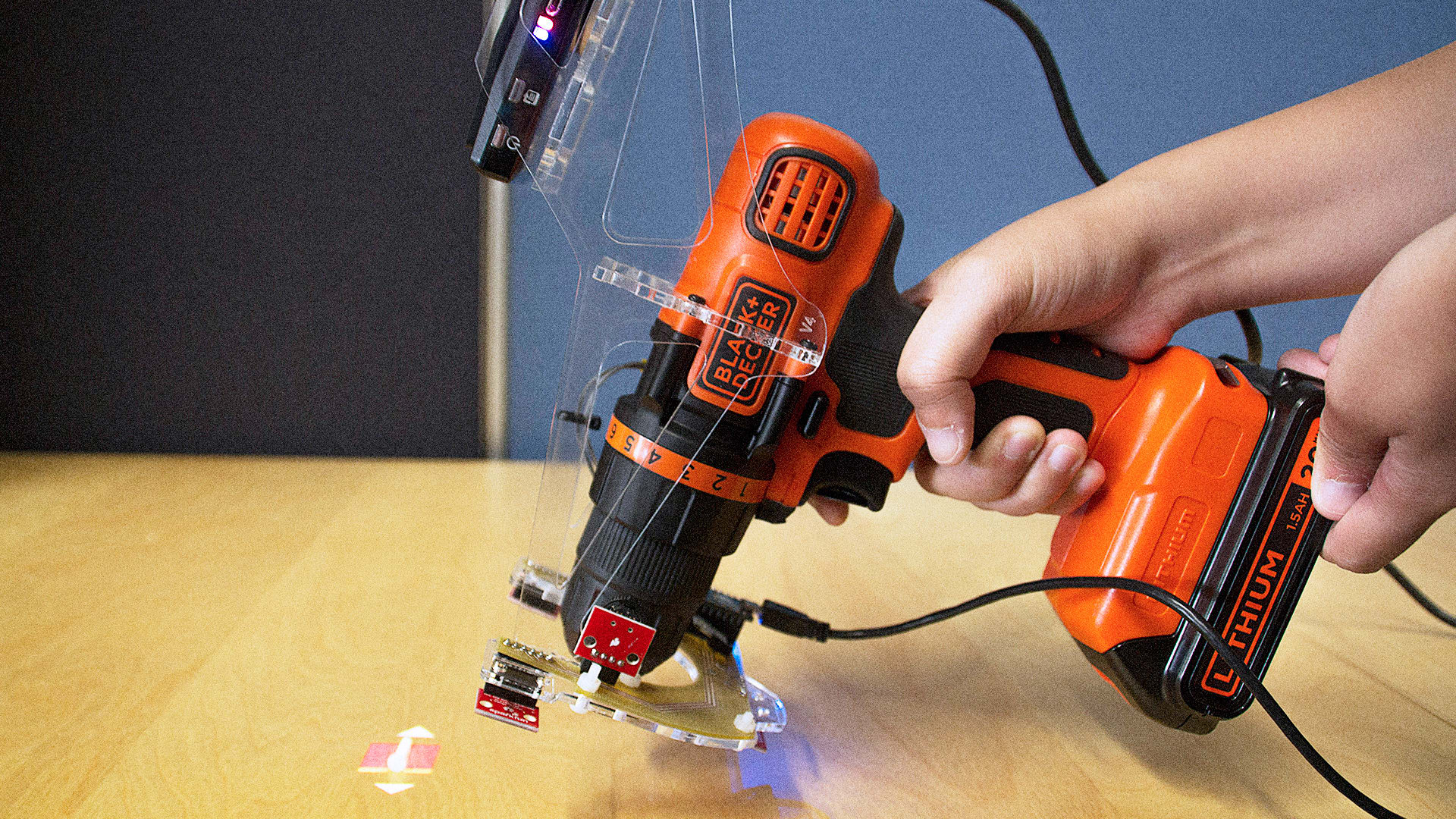 New To The Wood Shop? These Smart Power Tools Coach You Through It ...