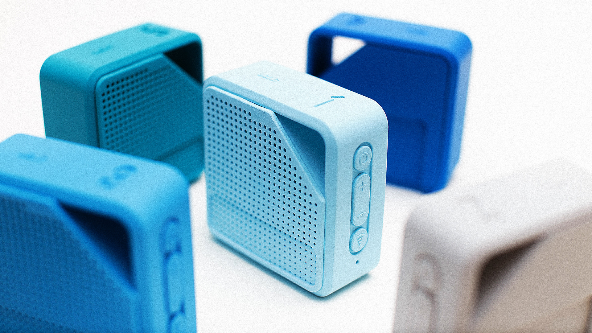 This Device Helps Blind People Navigate The World Through Sound - Fast ...