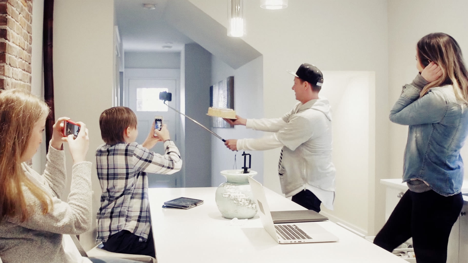 This Is What Life Would Be Like In A Family of Social Media Influencers ...