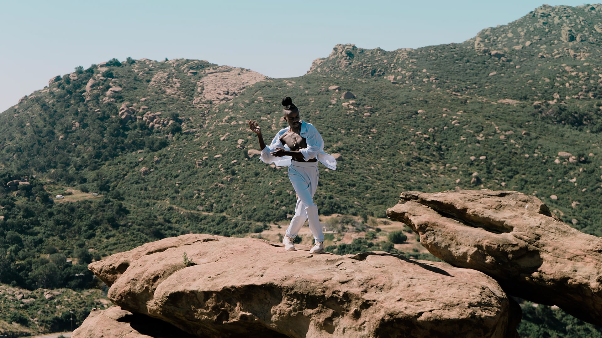 Indie R&B Artist Kwaye Wants To Save You From Predictable Music - Fast ...