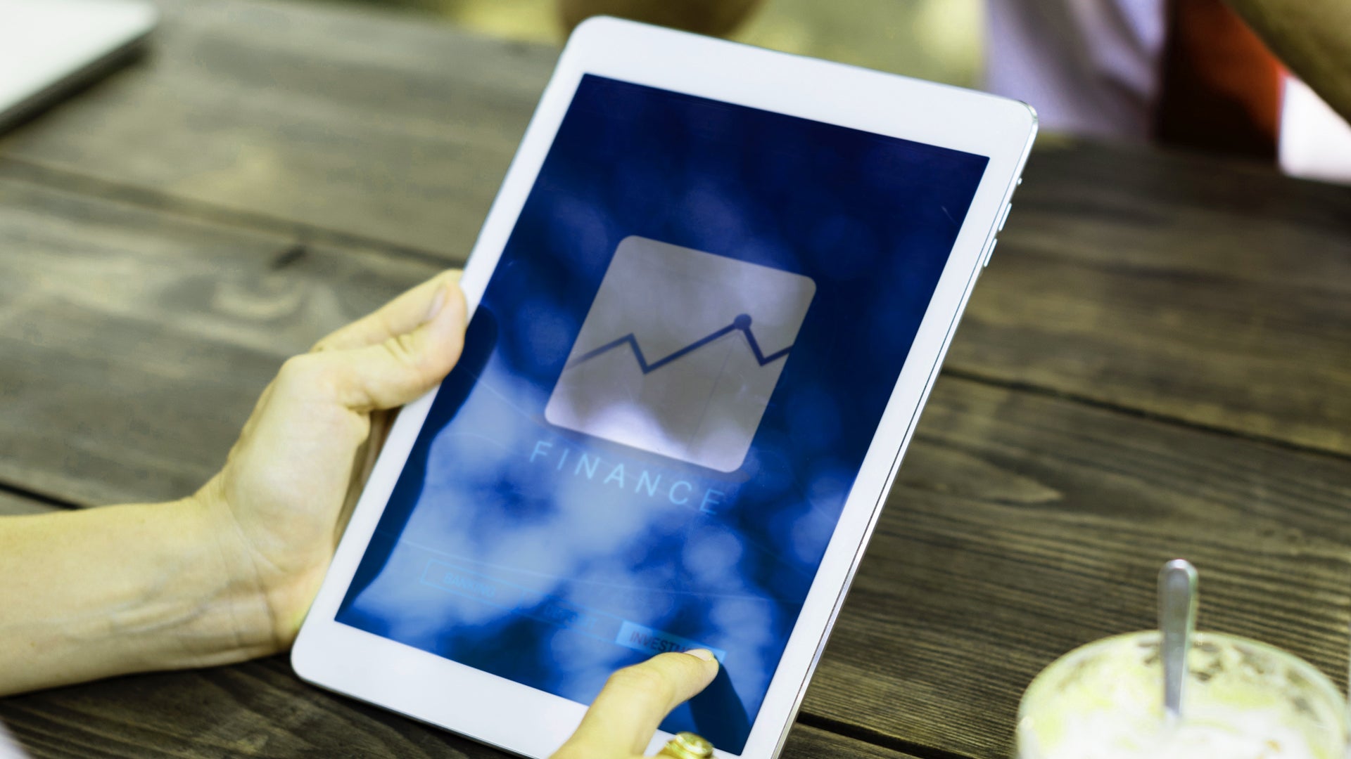 Apple's iPad sales grew for the second quarter in a row. Is the drought ...