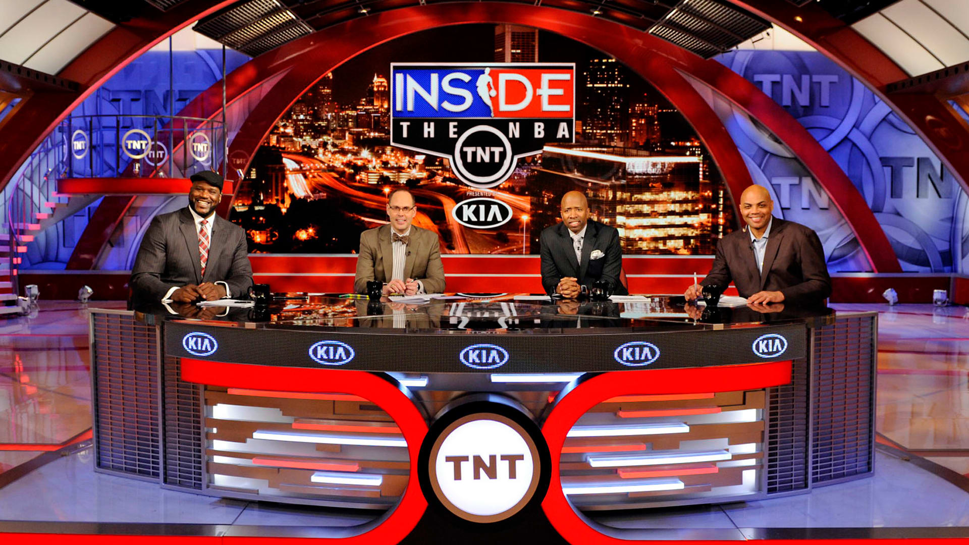 Chuck and Shaq and TNT's NBA crew are coming to VR - Fast Company