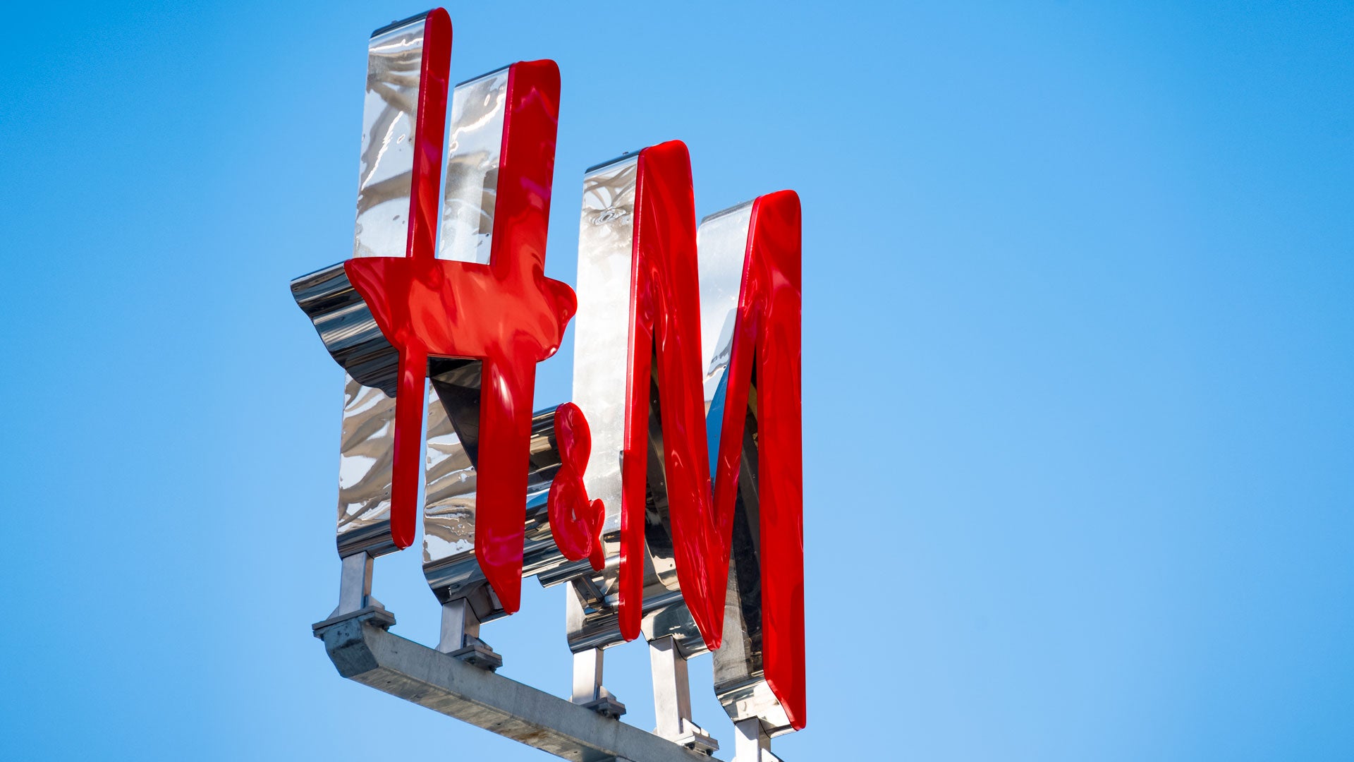 Who needs coal? A Swedish power plant is burning H&M clothing instead ...