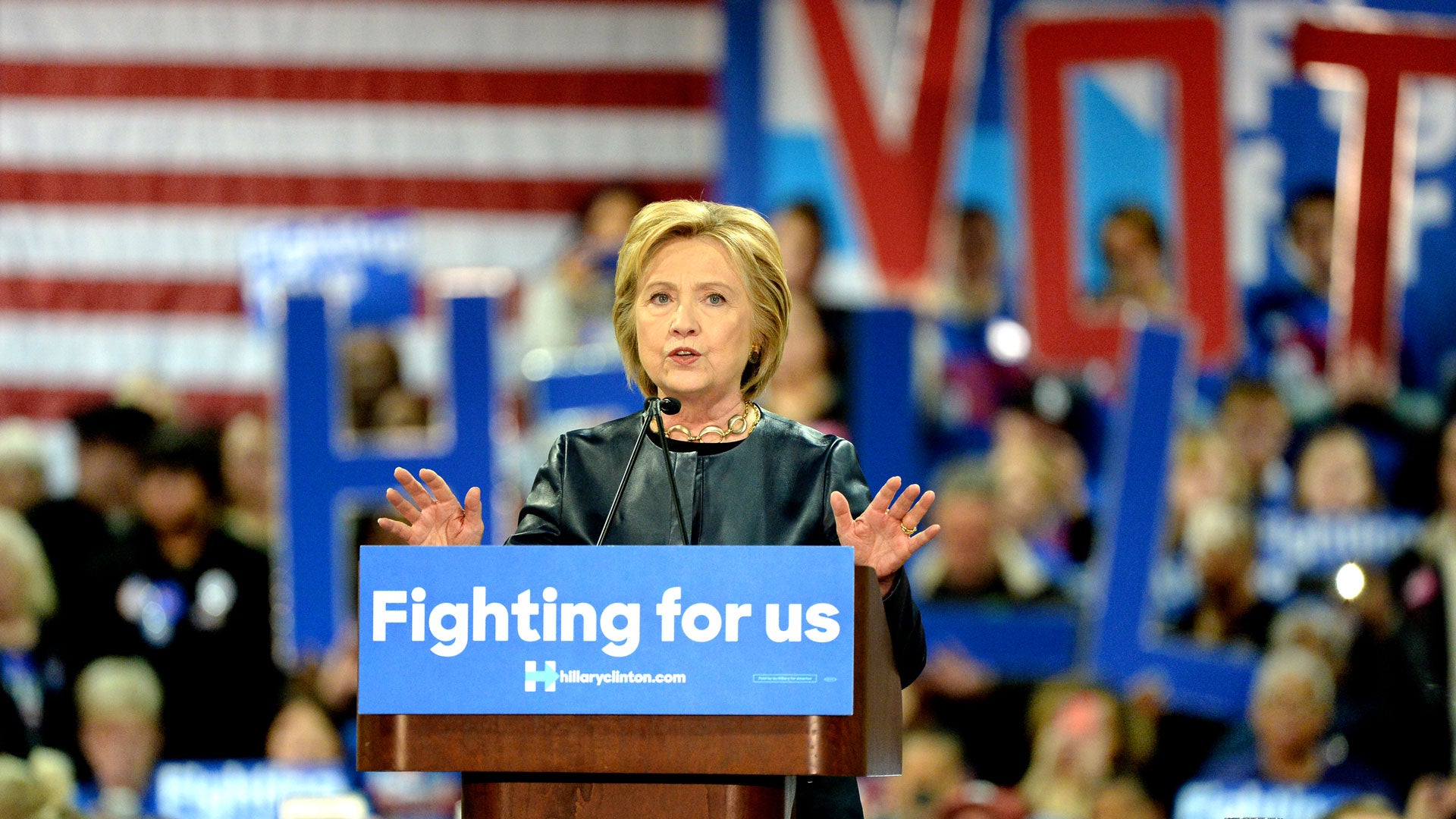 Report: Hillary Clinton didn't fire a 2008 campaign adviser accused of ...
