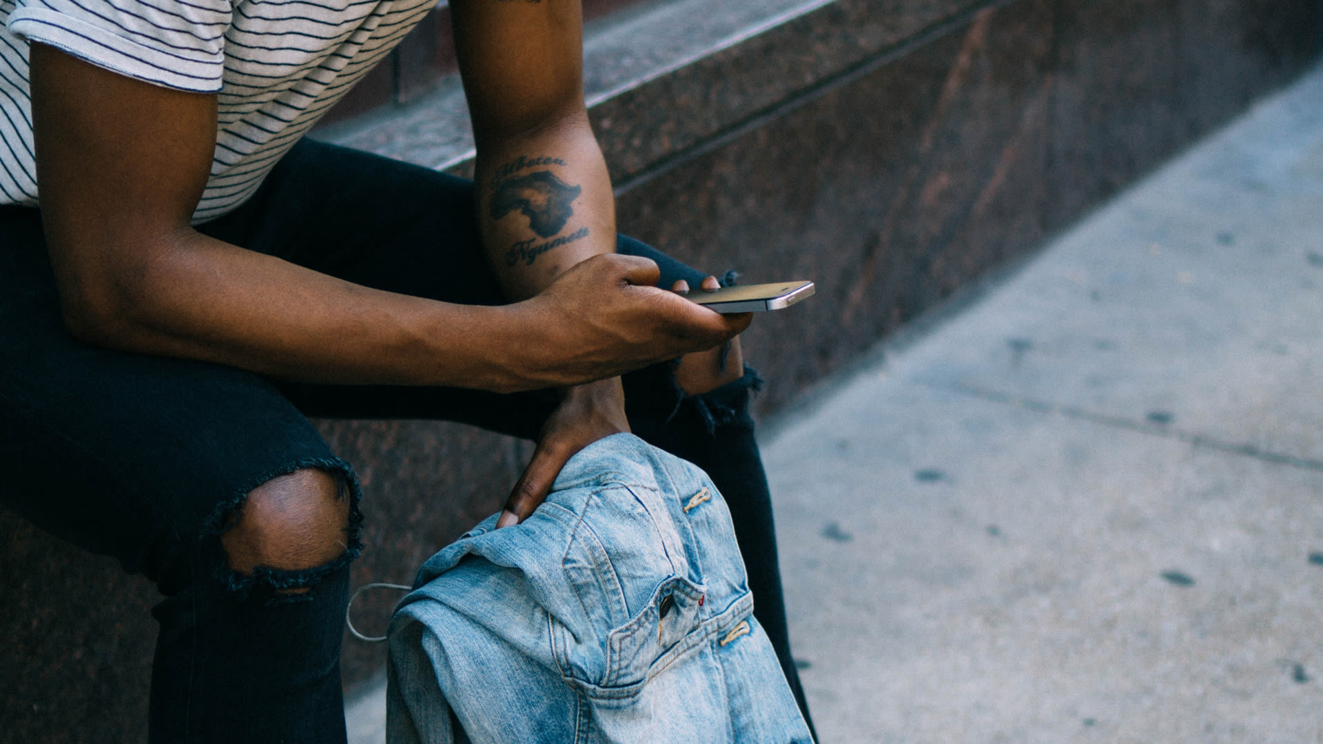 This fake Uber app hijacks your password and covers its tracks - Fast ...