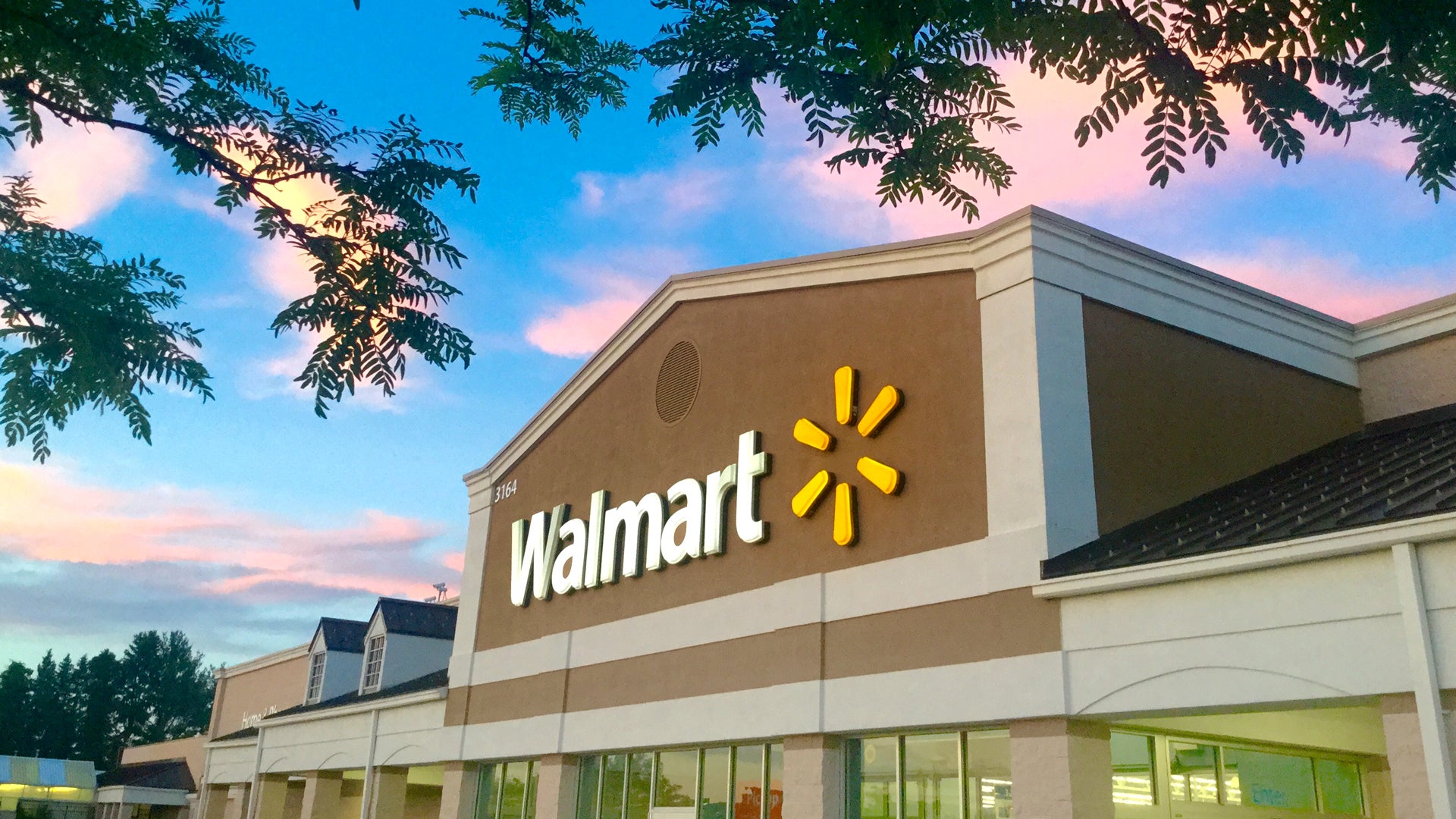Walmart just raised its minimum wage and is offering $1,000 bonuses ...