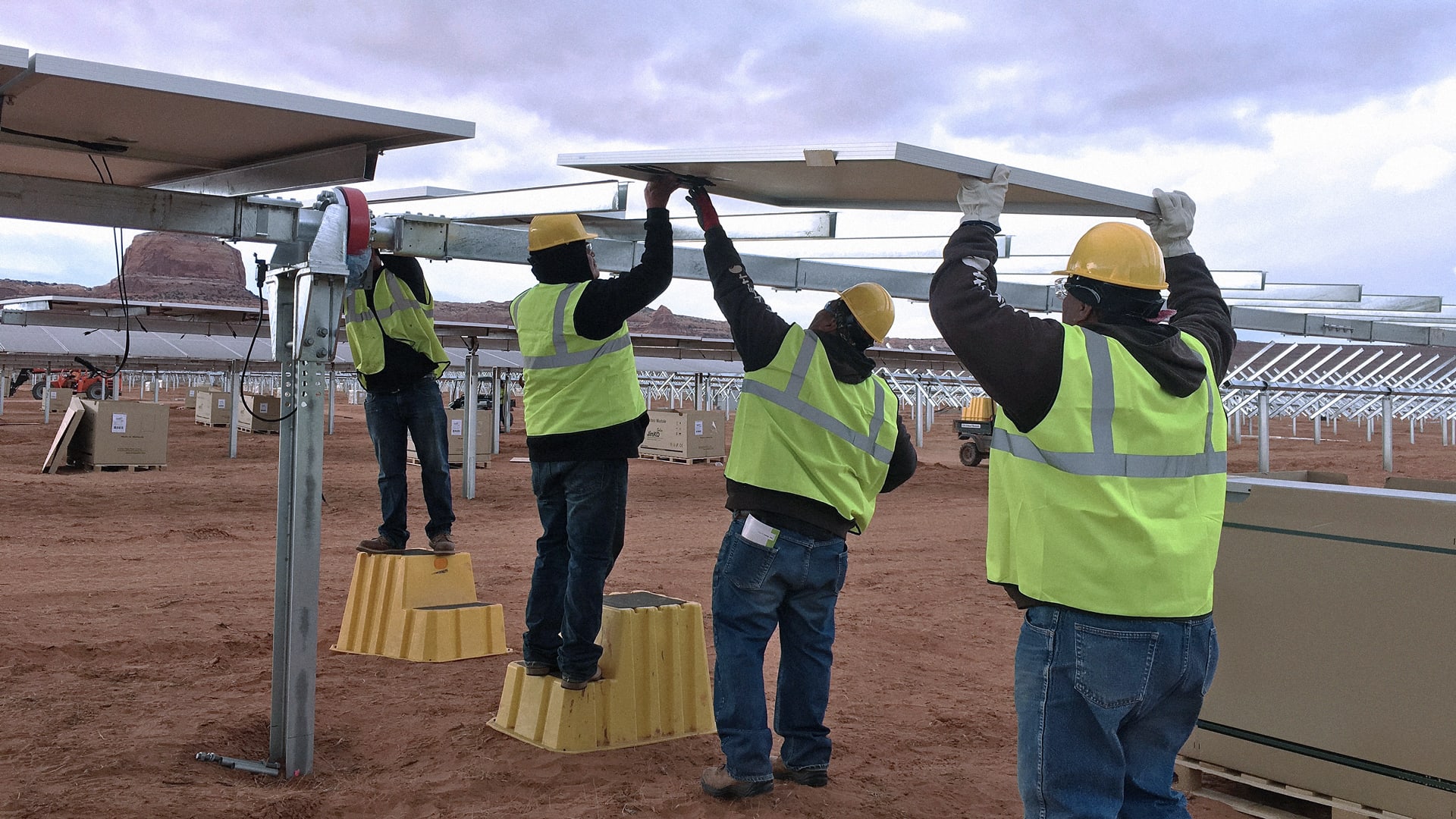 Solar is starting to replace the largest coal plant in the western U.S ...