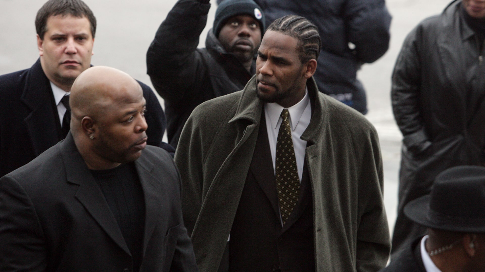 Spotify deletes R. Kelly from its playlists, but many problematic ...