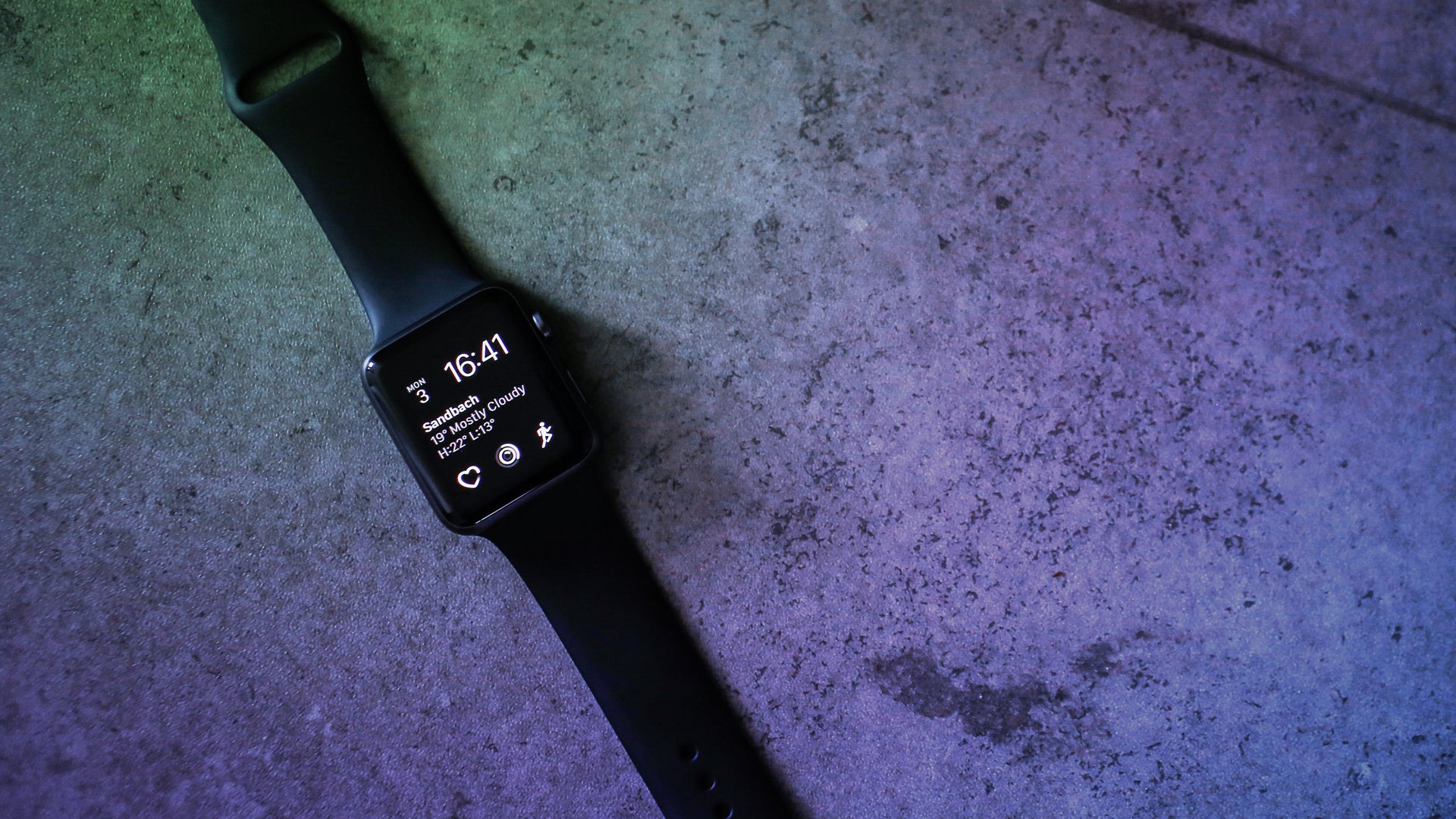 All Apple Watches are defective, alleges class-action lawsuit - Fast ...