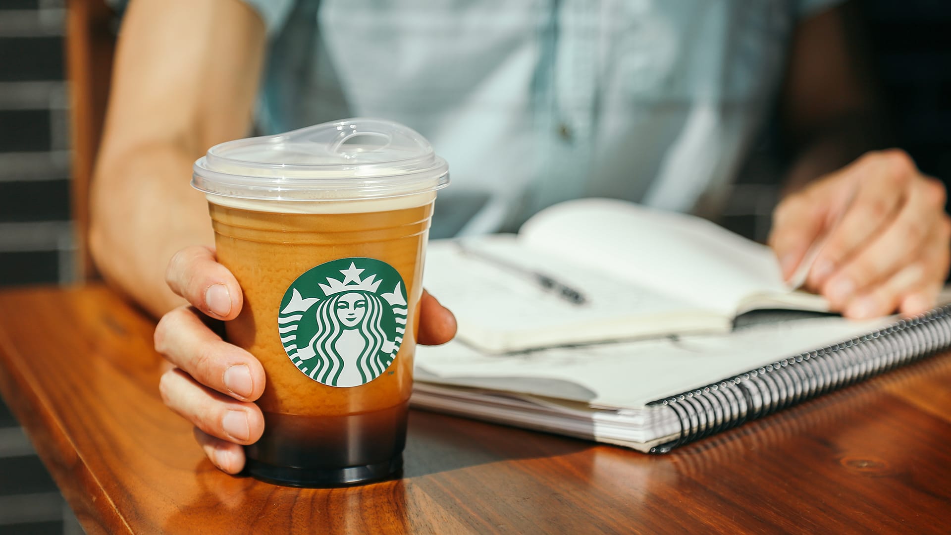 Why Starbucks's plastic straw ban might not help the environment - Fast ...