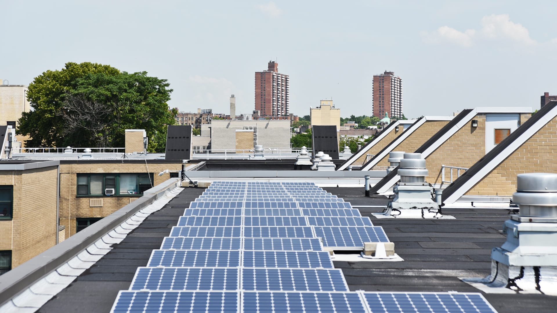 These apartments' microgrid is a lesson in urban resilience - Fast Company