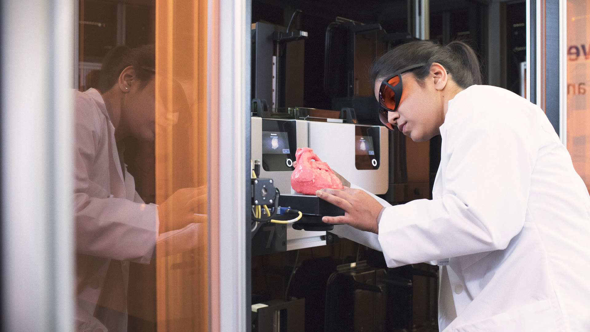 These 3D-printed body parts let surgeons practice on a model before ...