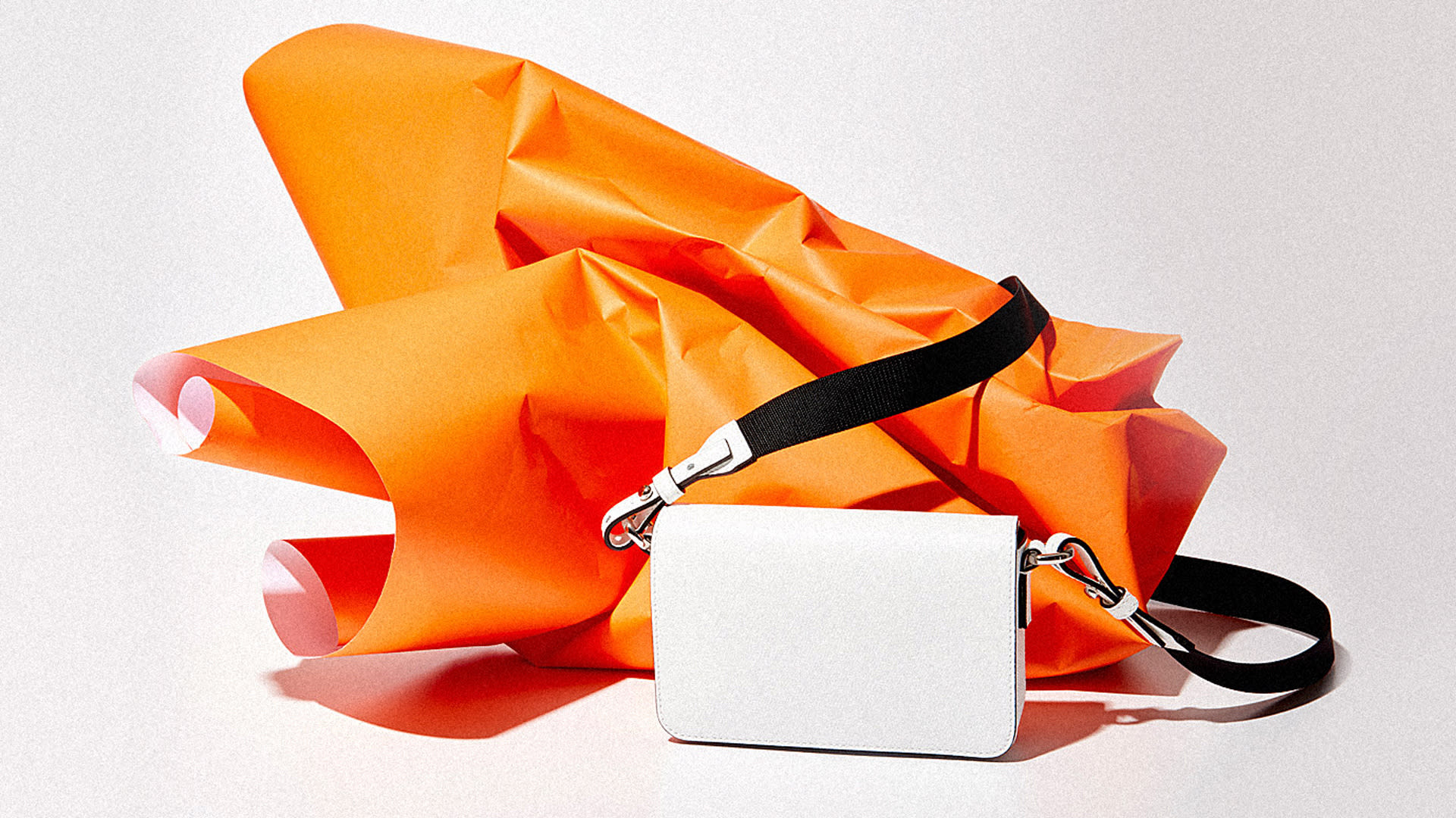 This VC-funded anti-brand already has a 100K-person wait list - Fast ...