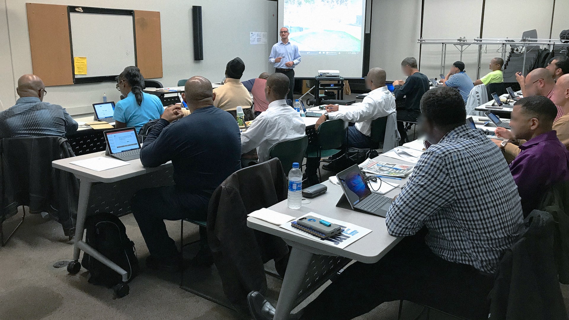 This course helps former prisoners learn the tech they missed in jail ...