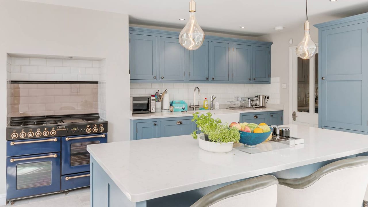 Marriott is getting into the home-rental biz to take on Airbnb - Fast ...