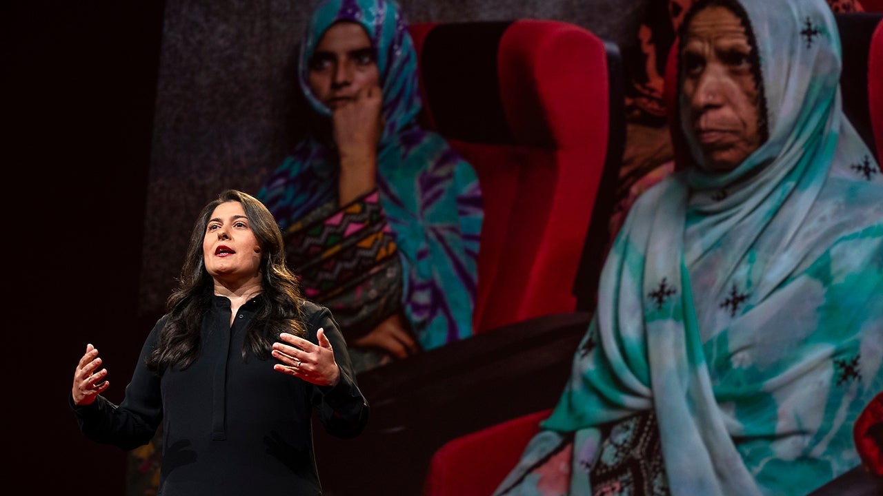 This mobile cinema is helping women in Pakistan learn their rights ...