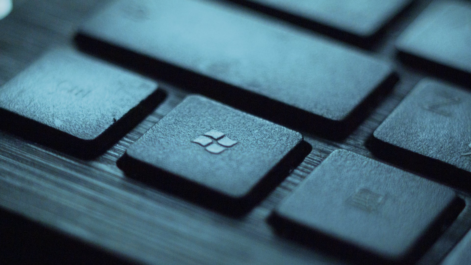 Microsoft seems to be planning to revamp Windows with "a modern OS ...