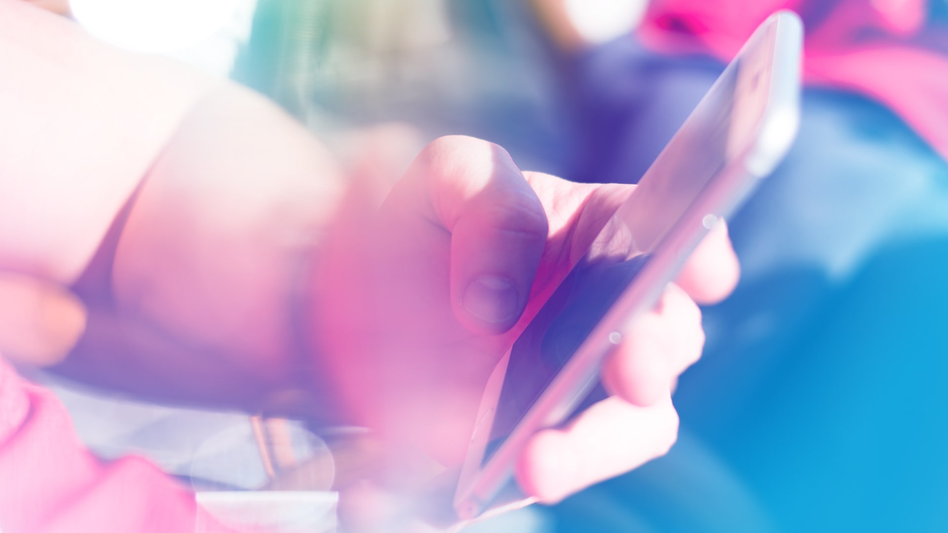 Twitter now lets you add photos, videos, or GIFs to retweets - Fast Company