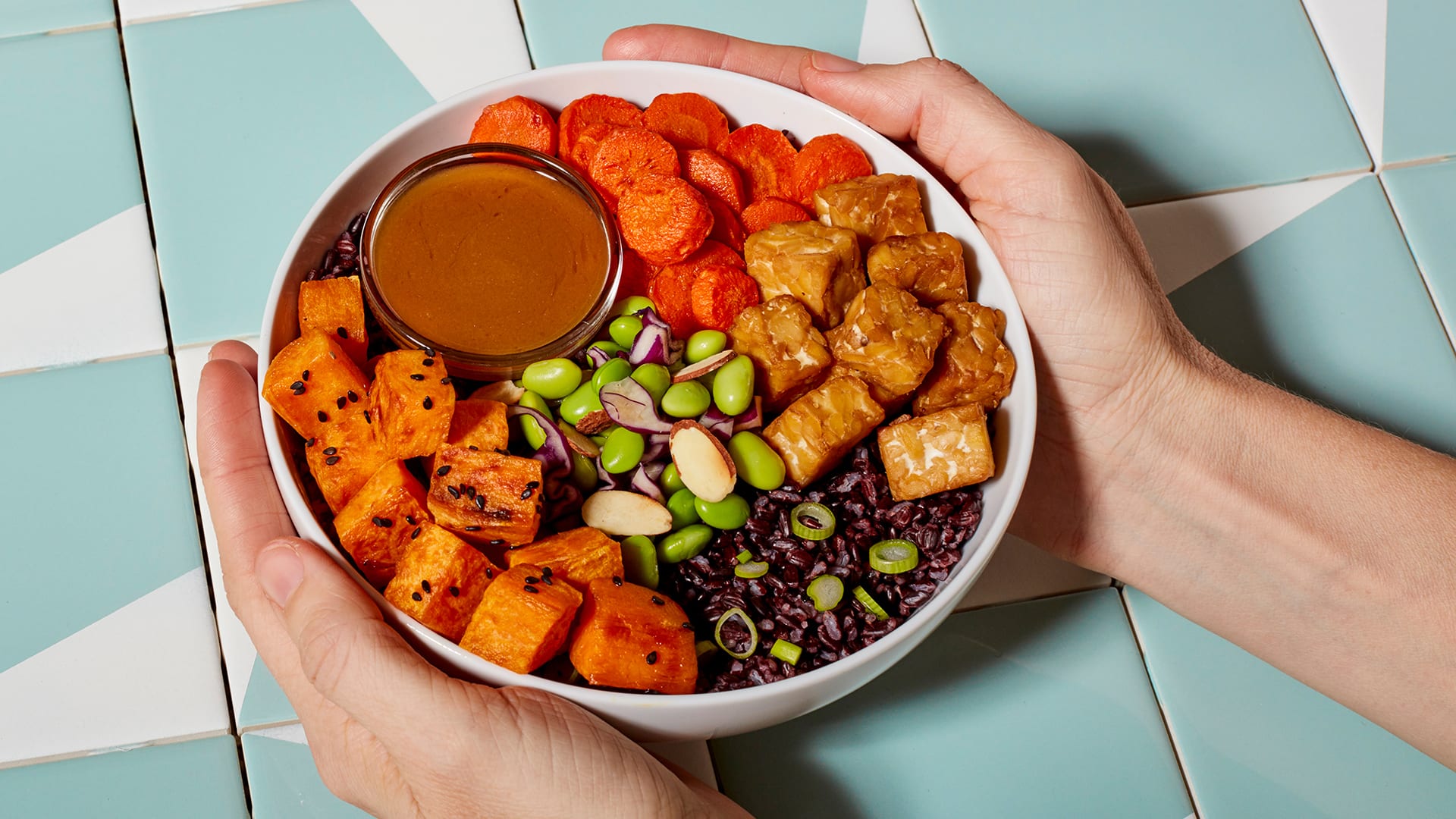 These hip, healthy TV dinners just might win over the Sweetgreen ...