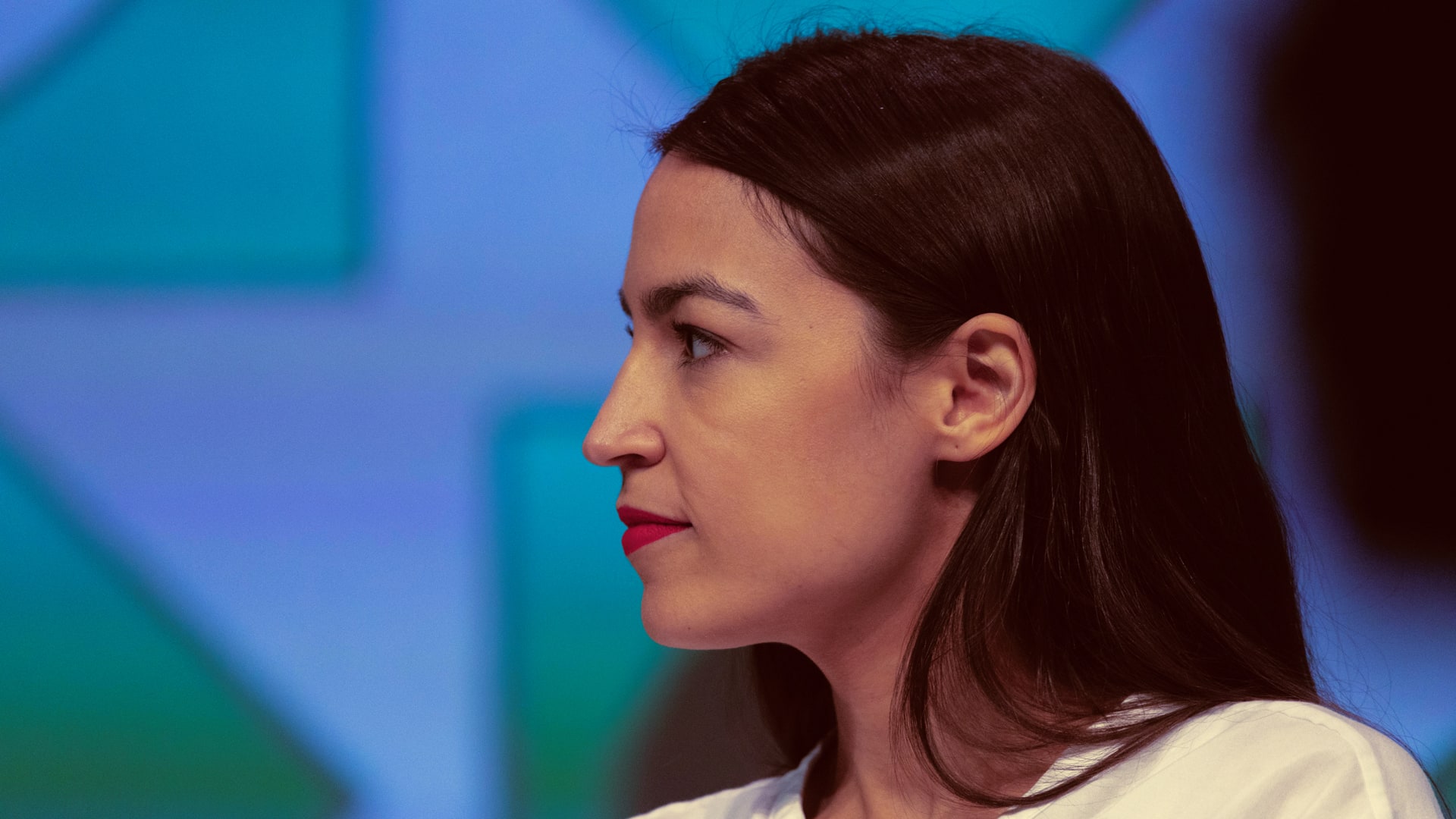 AOC challenges NYC on Paul Manafort's expected Rikers Island jail ...