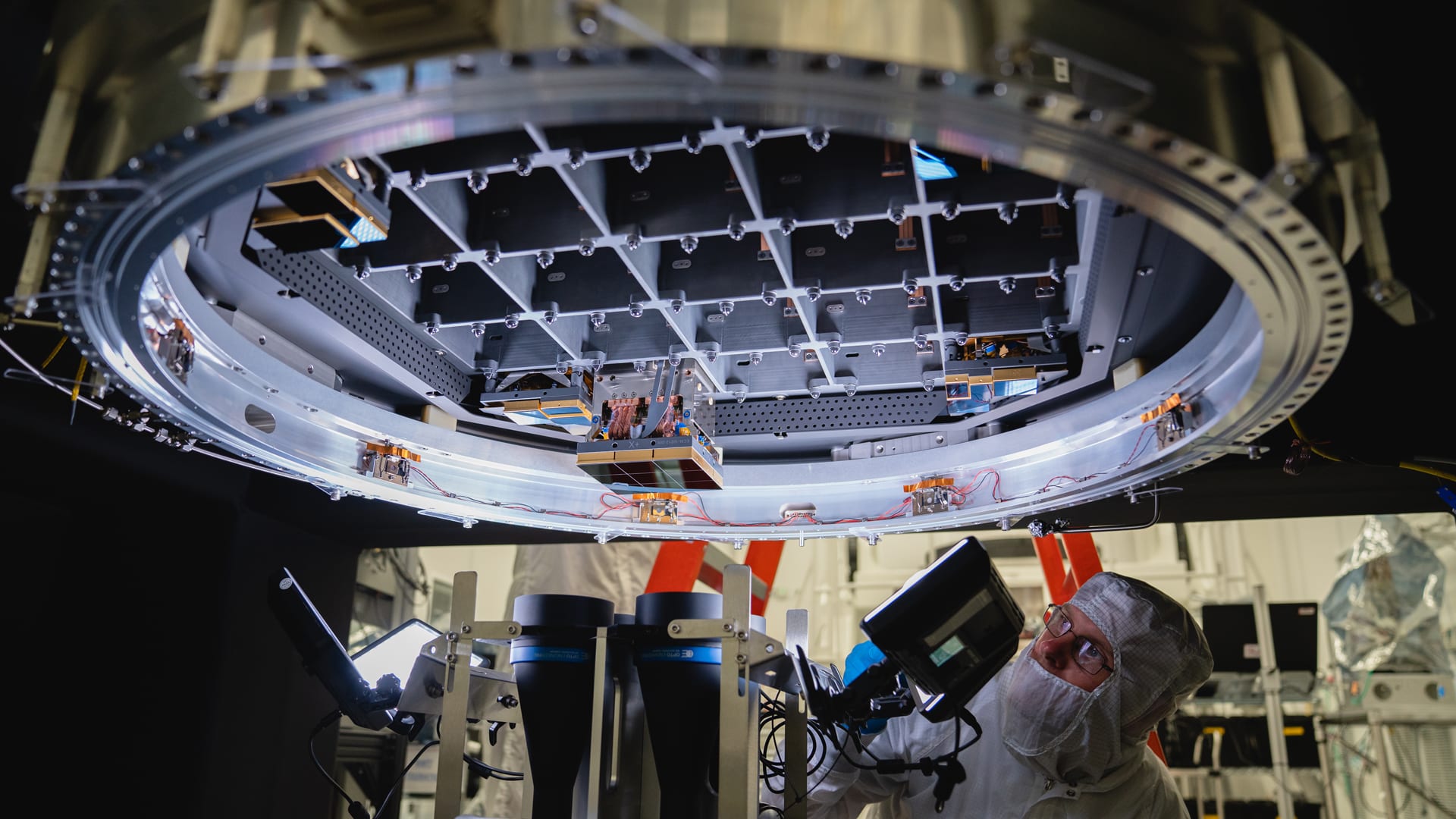 Say cheese, aliens! The world's biggest camera is ready to photograph ...