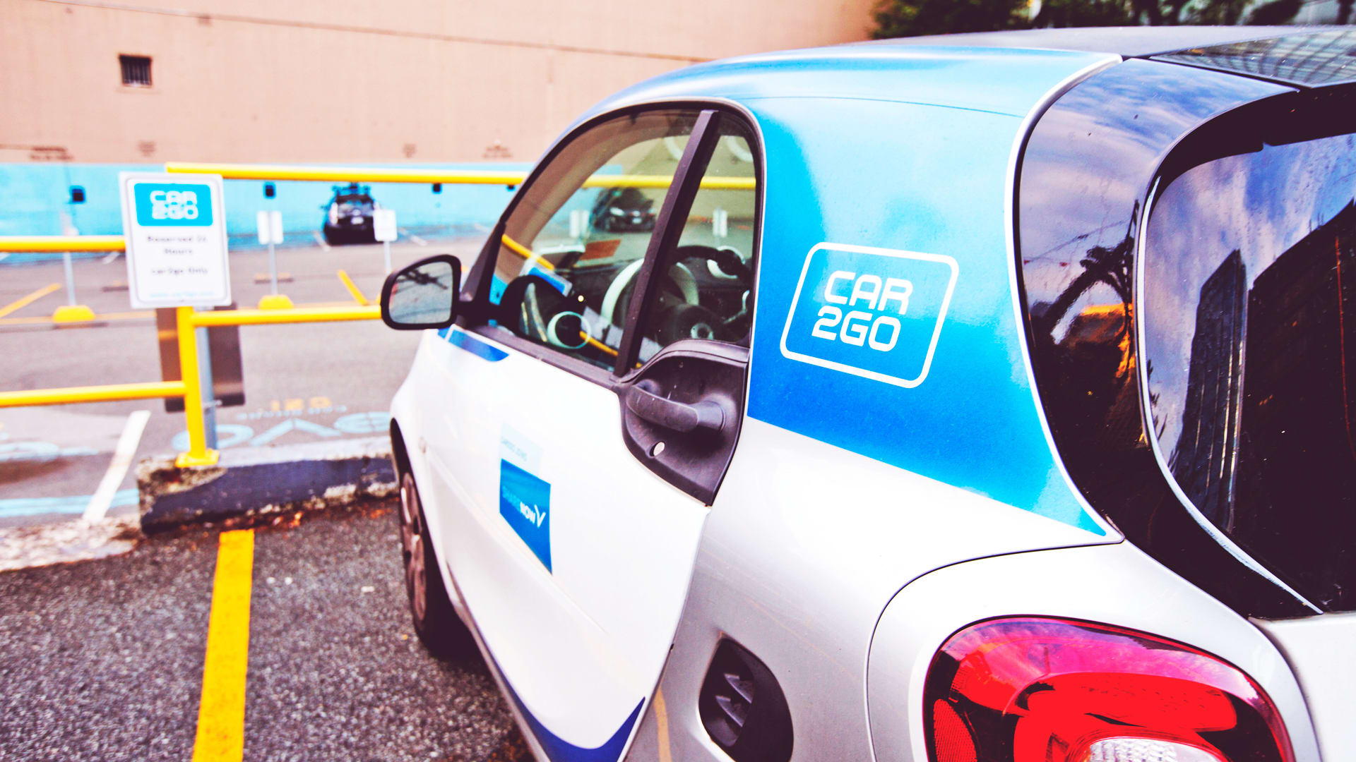 An elegy for Car2Go, the smarter Zipcar rival that lost its way - Fast ...